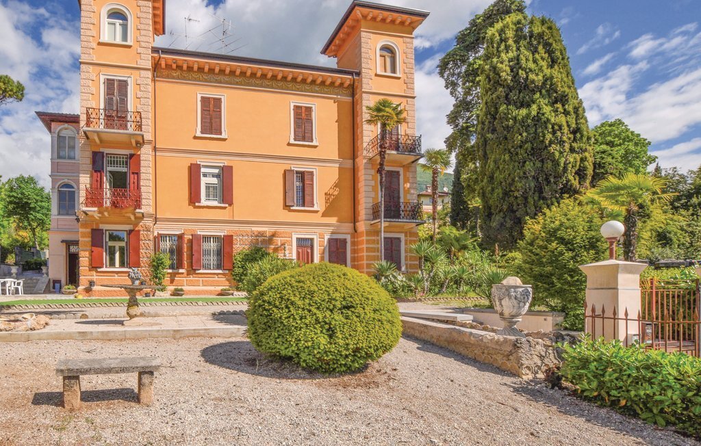 Apartment In Liberty Villa In Lombardy, Italy For Sale (13433150)