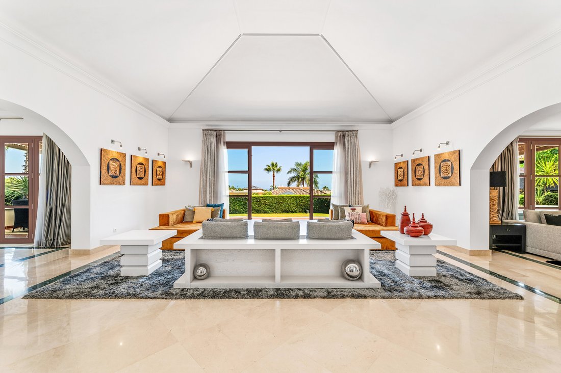A Stunning Family Villa Located In The Heart Of In Marbella, Andalusia ...