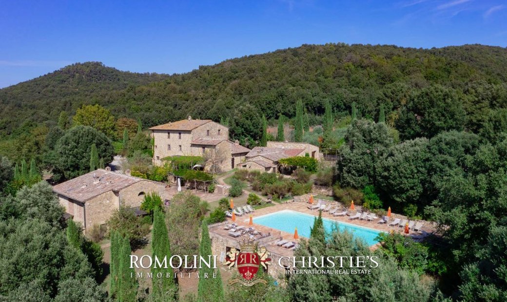 Tuscany Restored Hamlet With Pool For Sale In Casole D'elsa, Tuscany ...