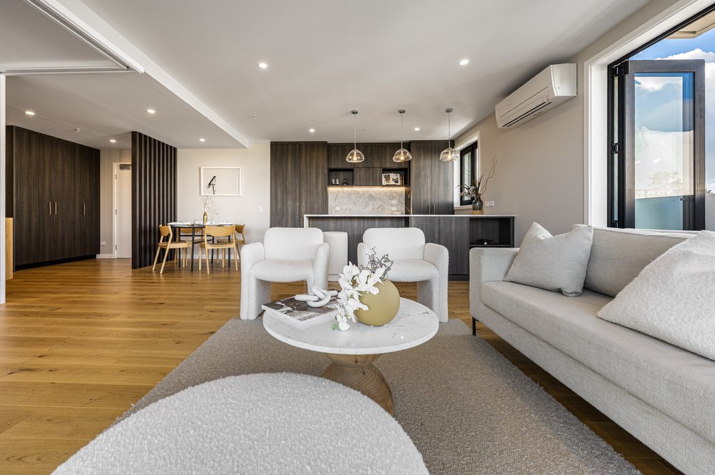 The Ridge Is Set Back From The Street In A In Auckland, Auckland, New ...