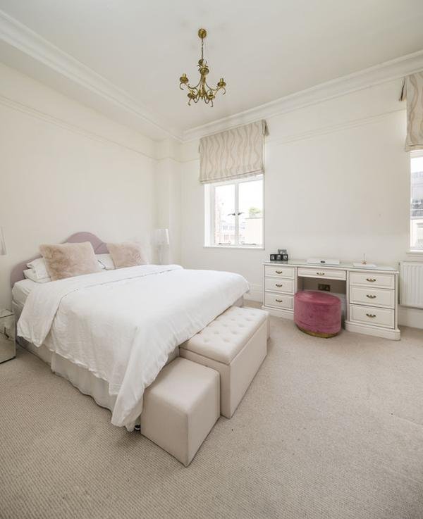 A Tastefully Designed Lateral Apartment In A In London, England, United ...