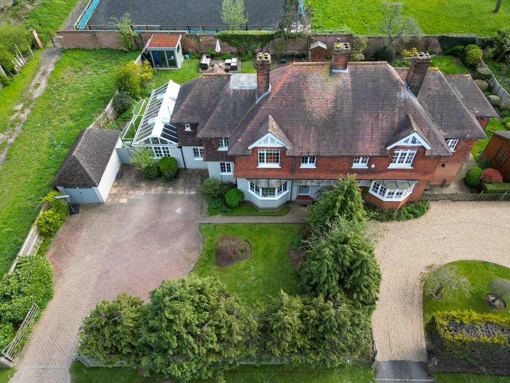 Character Four Bedroom Family Home In A Semi Rural In Cobham, United ...