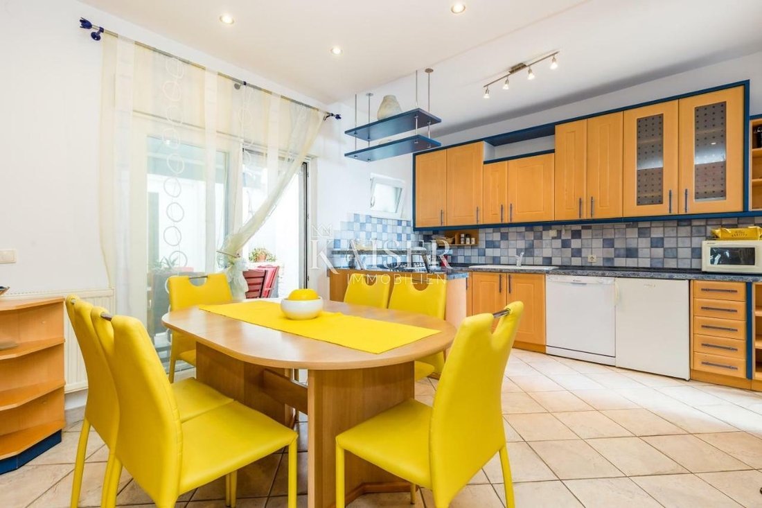 Villas Opatija Centar, In Grad Opatija, Primorje Gorski Kotar County ...