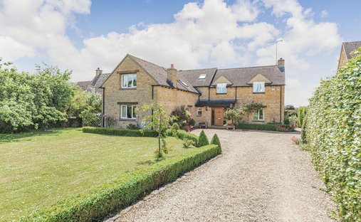 Luxury homes for sale in Fulbrook, England, United Kingdom | JamesEdition