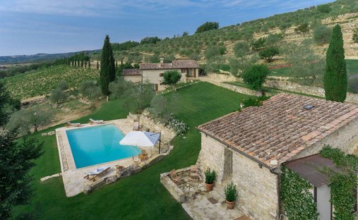 Luxury homes for sale in Radda in Chianti, Tuscany, Italy | JamesEdition