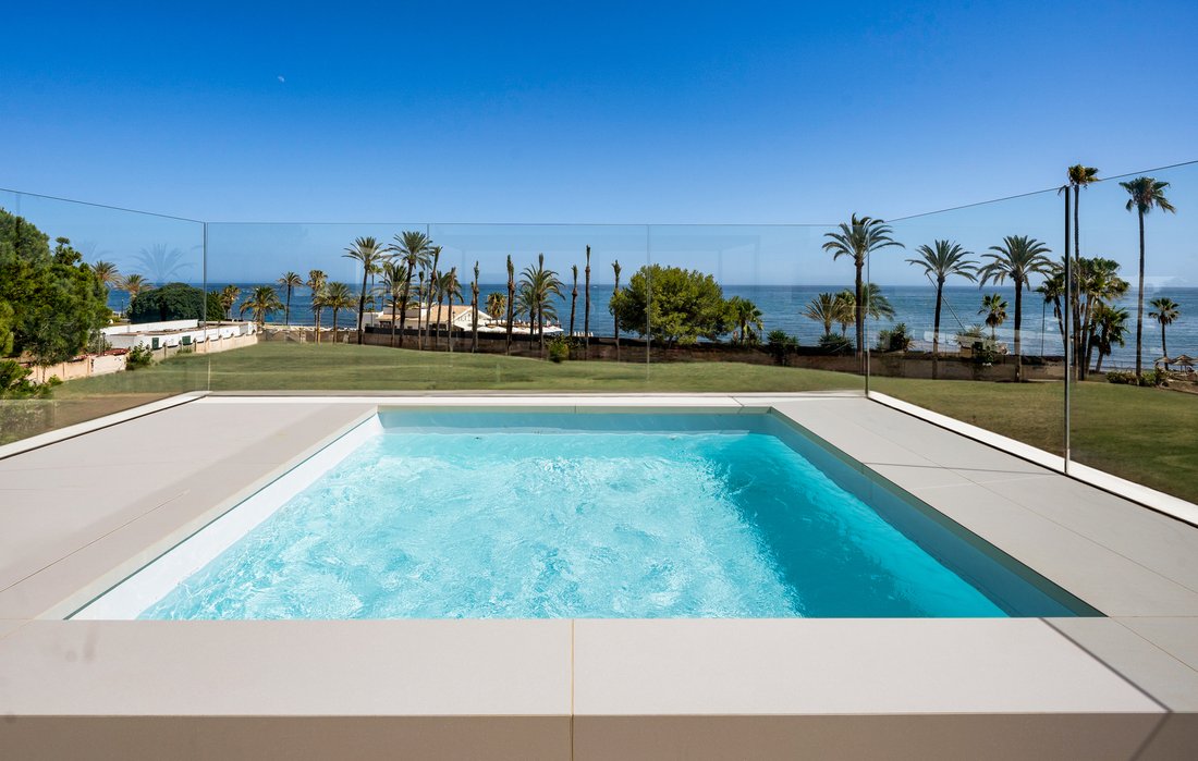 Contemporary Marbella Luxury Beachfront In Puerto Banus, Marbella ...
