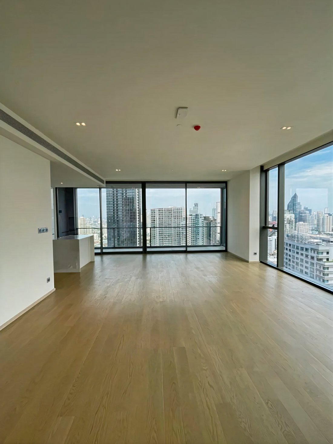 Luxury Penthouse In The Heart Of In Bangkok, Krung Thep Maha Nakhon, Thailand For Sale (13470086)