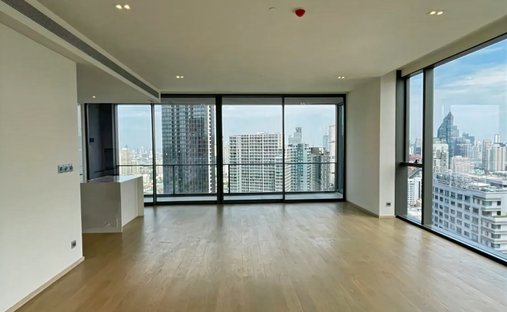 Luxury homes for sale in Khlong Tan Nuea, Bangkok, Krung Thep Maha Nakhon, Thailand | JamesEdition