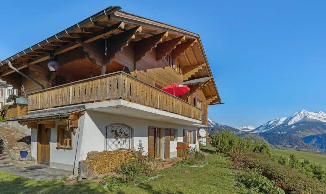 Rare Object: A Family Chalet At The Foot Of En Leysin, Cantón De Vaud ...