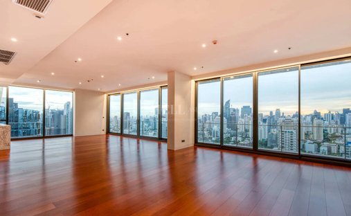 Luxury homes for sale in Khlong Tan Nuea, Bangkok, Krung Thep Maha Nakhon, Thailand | JamesEdition