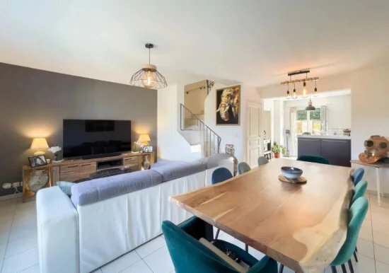 2 Bedroom Semi Detached House In Mimet, Provence Alpes Côte D'azur ...