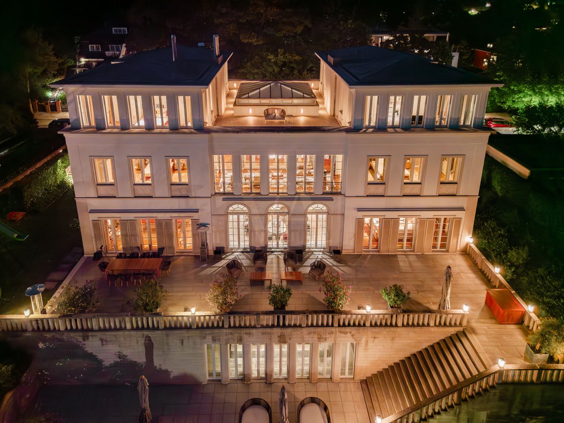 Impressive Classical Manorial Parkfront Villa In In Berlin, Berlin ...