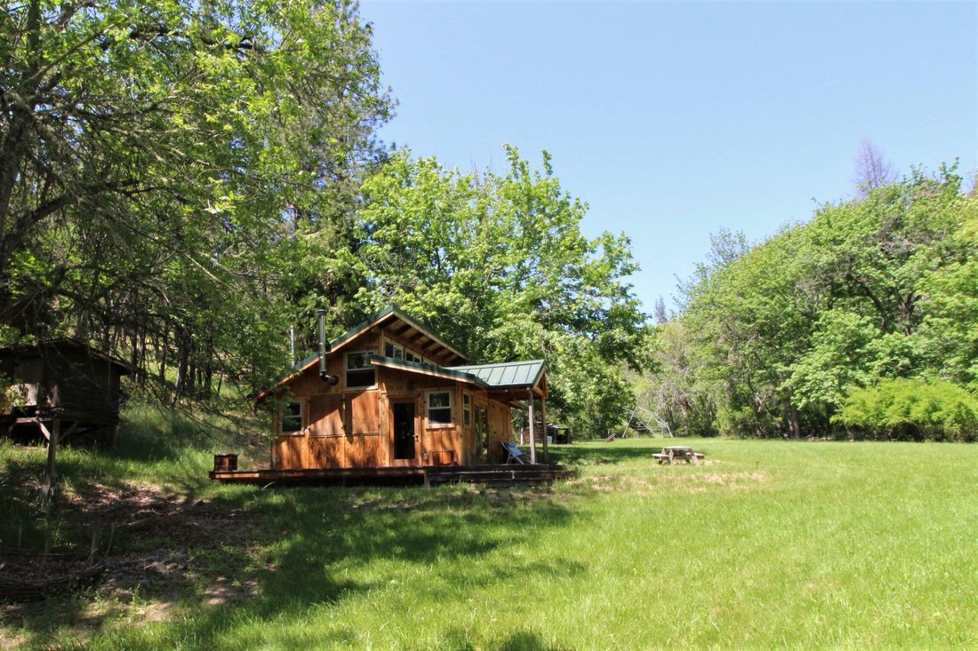 Little Applegate River Sanctuary With Dans Applegate, Oregon, états ...