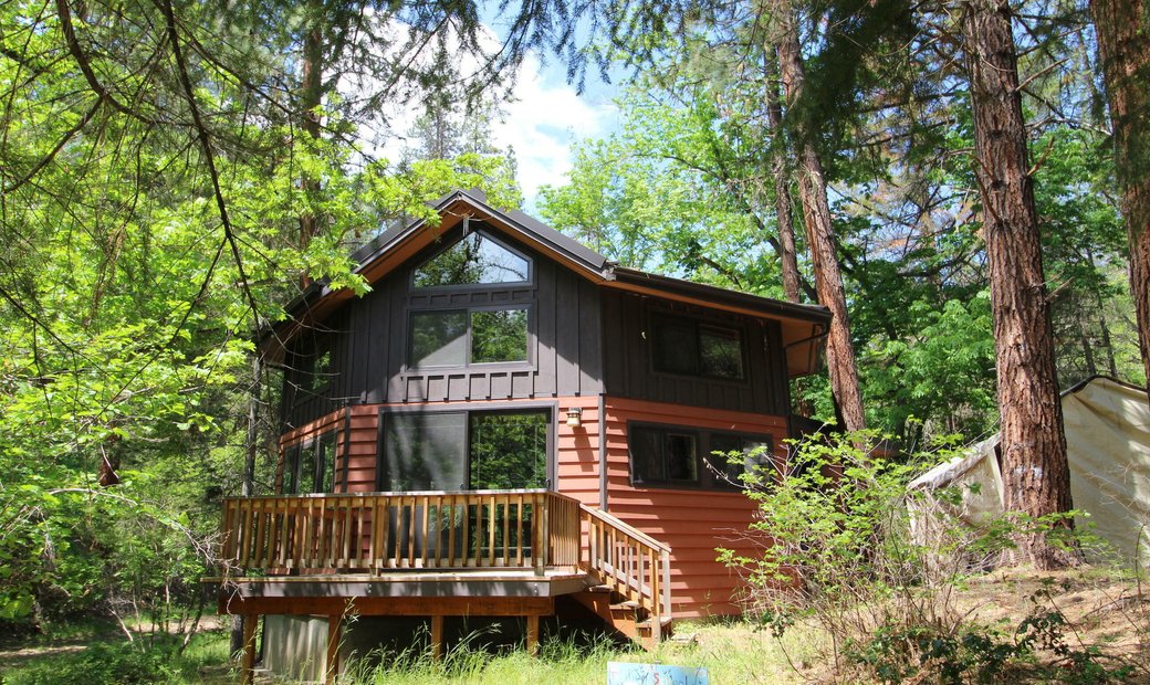 Little Applegate River Sanctuary With Dans Applegate, Oregon, états ...
