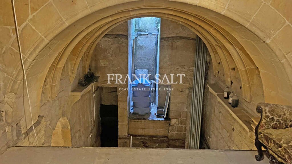 Cospicua, Converted Townhouse In Cospicua, Malta For Sale (13500415)
