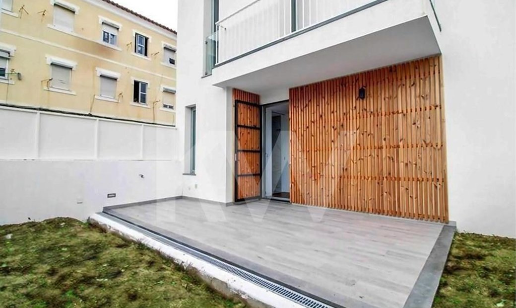 Modern Townhouse| 3 Bedroom|Parede Center Dans Parede, Lisbonne ...