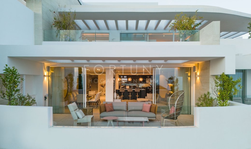 Luxurious, Modern, Comfortable And Functional Triplex In Ojen ...