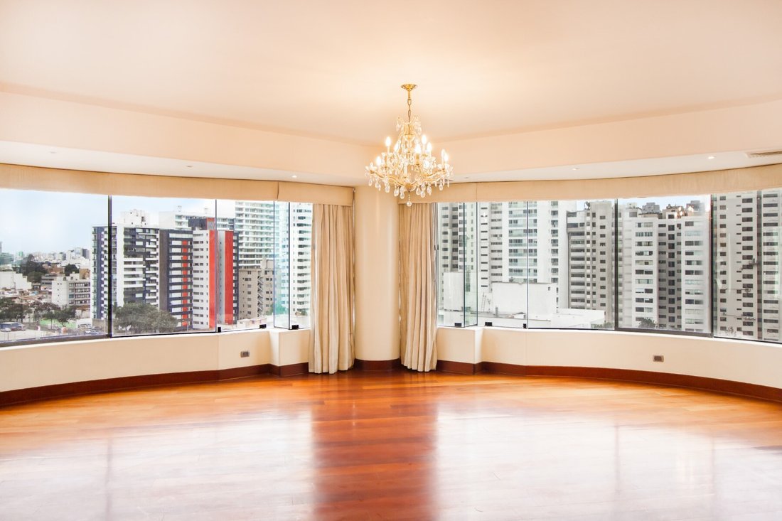 Elegant Corner Apartment In San Isidro, Metropolitan Municipality Of ...