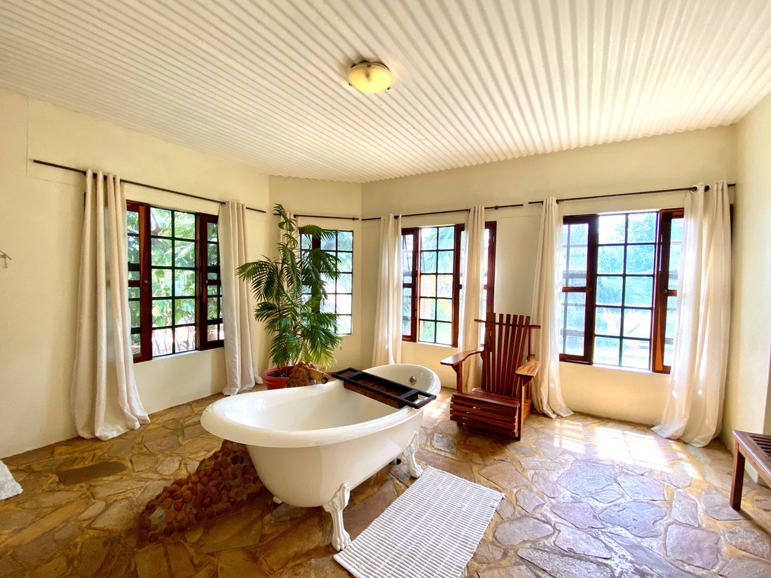 8 Bedroom Lodge For Sale In Rundu In Rundu, Kavango East Region ...