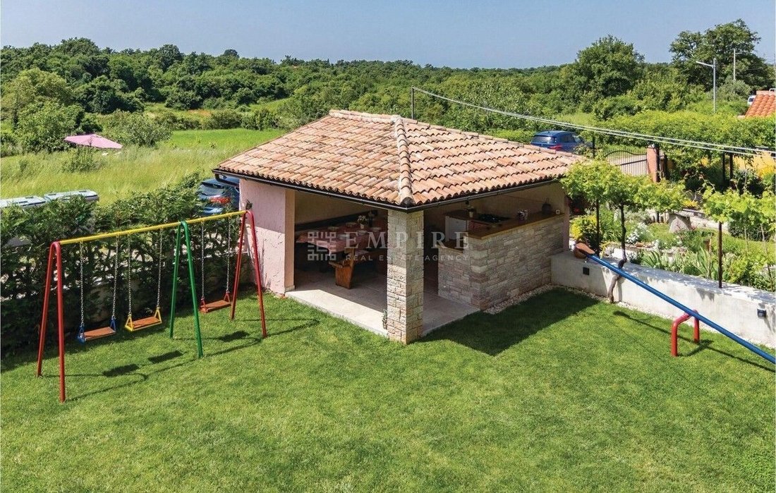 House Svetvinčenat, 320m2 In Svetvinčenat, Istria County, Croatia For ...