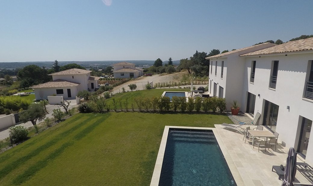 Villa Neuve 170 M² In Aix En Provence, Provence Alpes Côte D'azur ...