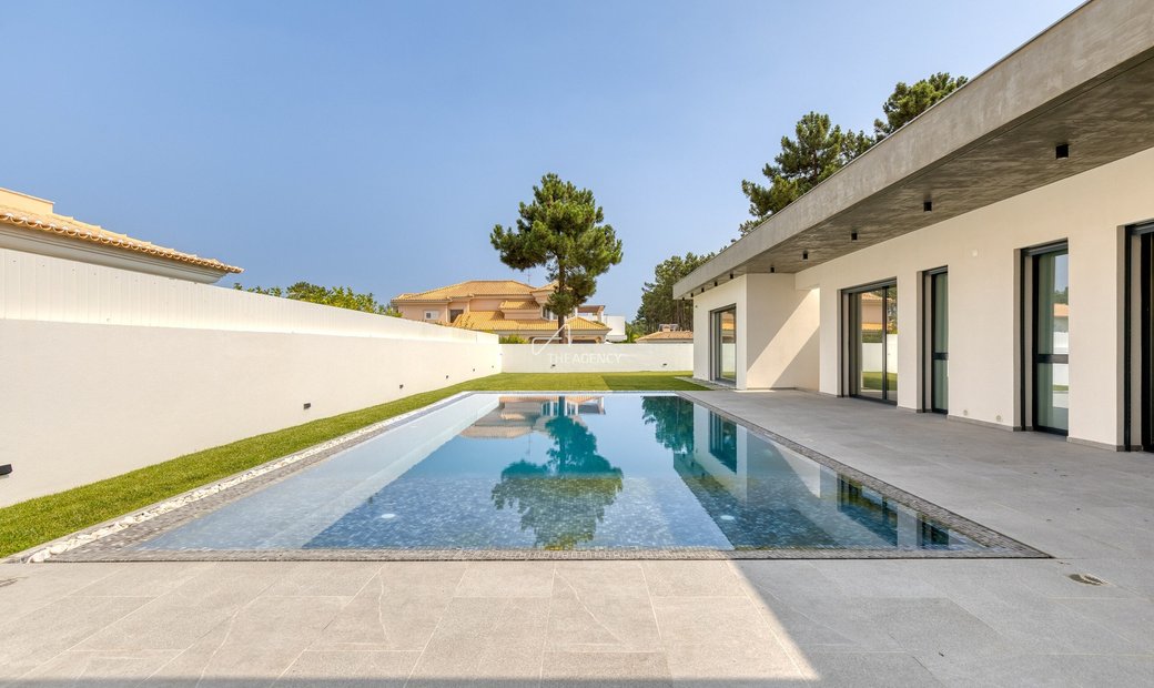 Luxury 5 Bedroom Villa In Verdizela In Seixal, Setubal, Portugal For ...