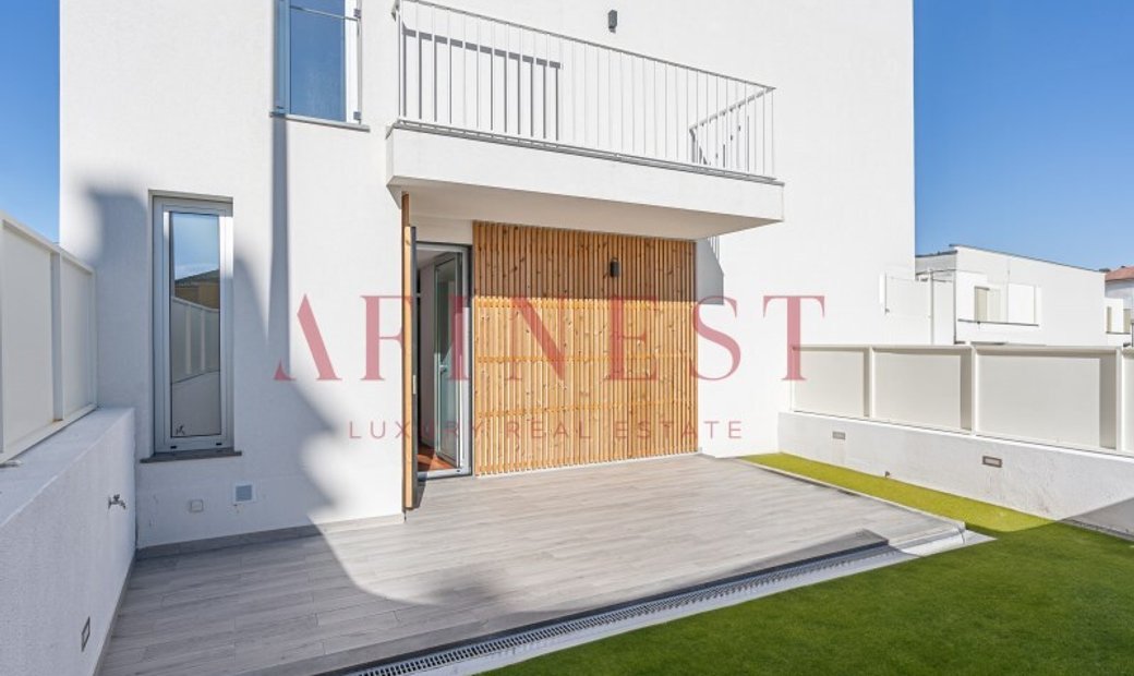 4 Bedroom Villa In Parede In Parede, Lisbon, Portugal For Sale (13488805)