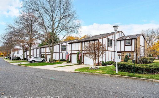 Luxury condos for sale in Spring Lake, New Jersey | JamesEdition