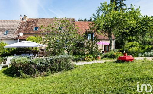 Luxury homes for sale in Payrac, Occitanie, France | JamesEdition