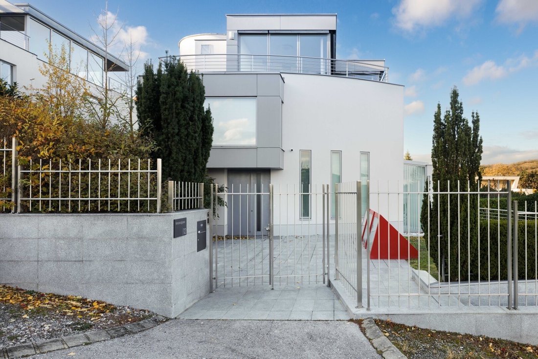Modern Villa With Stunning View Of Vienna, With Indoor In Vienna, Wien ...
