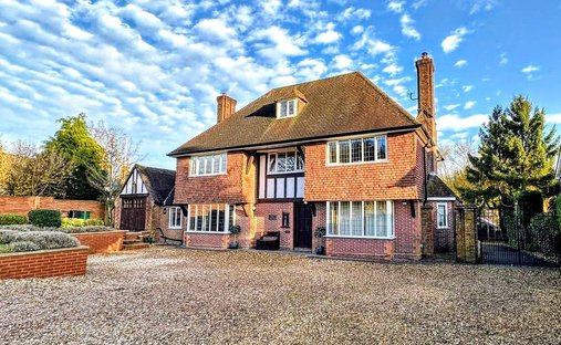 Luxury homes for sale in Merstham, England, United Kingdom | JamesEdition