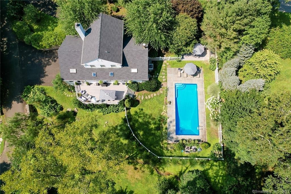 Beautifully Renovated Classic In New Canaan, Connecticut, United States ...