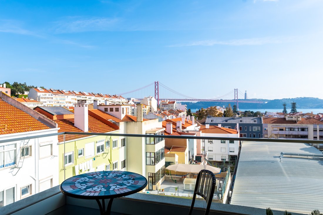 Modern Two Bedroom Apartment With Amazing River In Lisbon, Lisbon ...