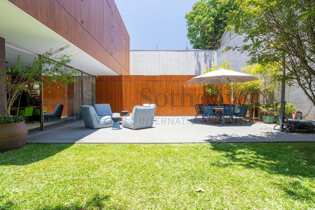 House Designed By Marcio Kogan In São Paulo, State Of São Paulo, Brazil ...
