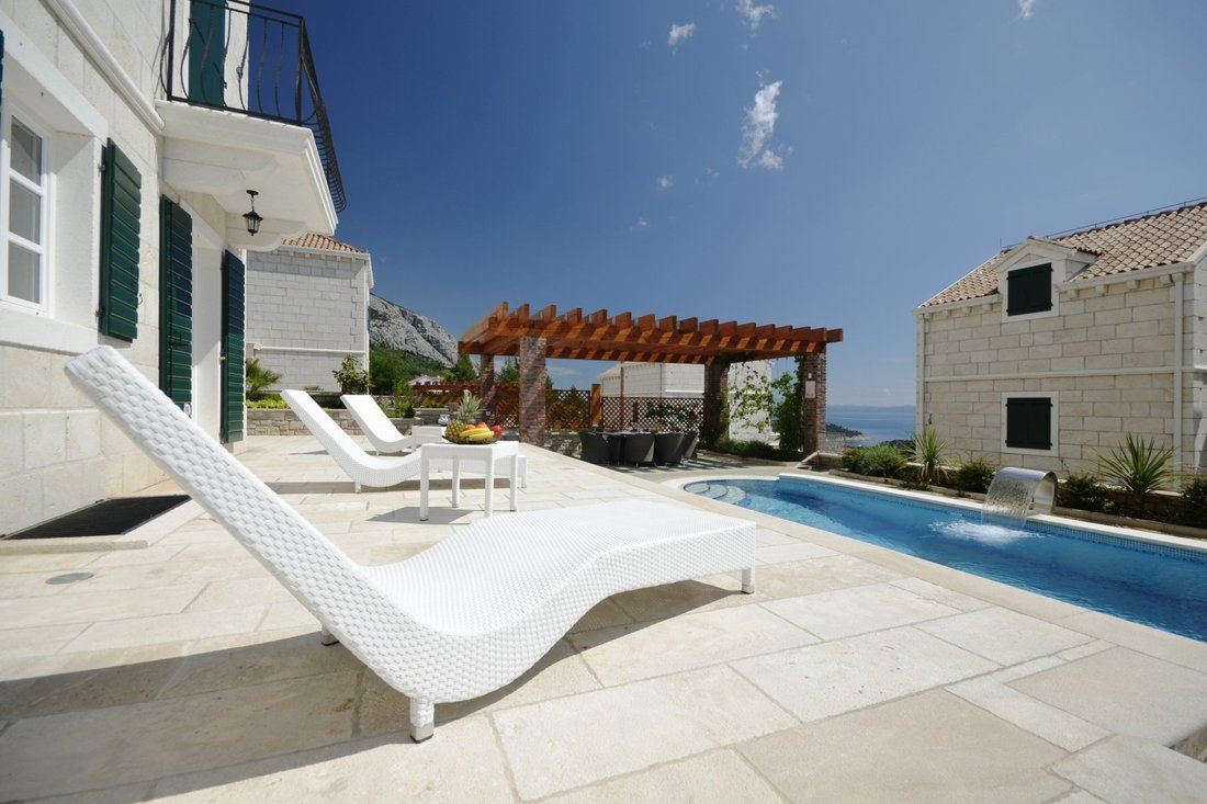Makarska, Dalmatian Stone Villa In Makarska, Split Dalmatia County ...
