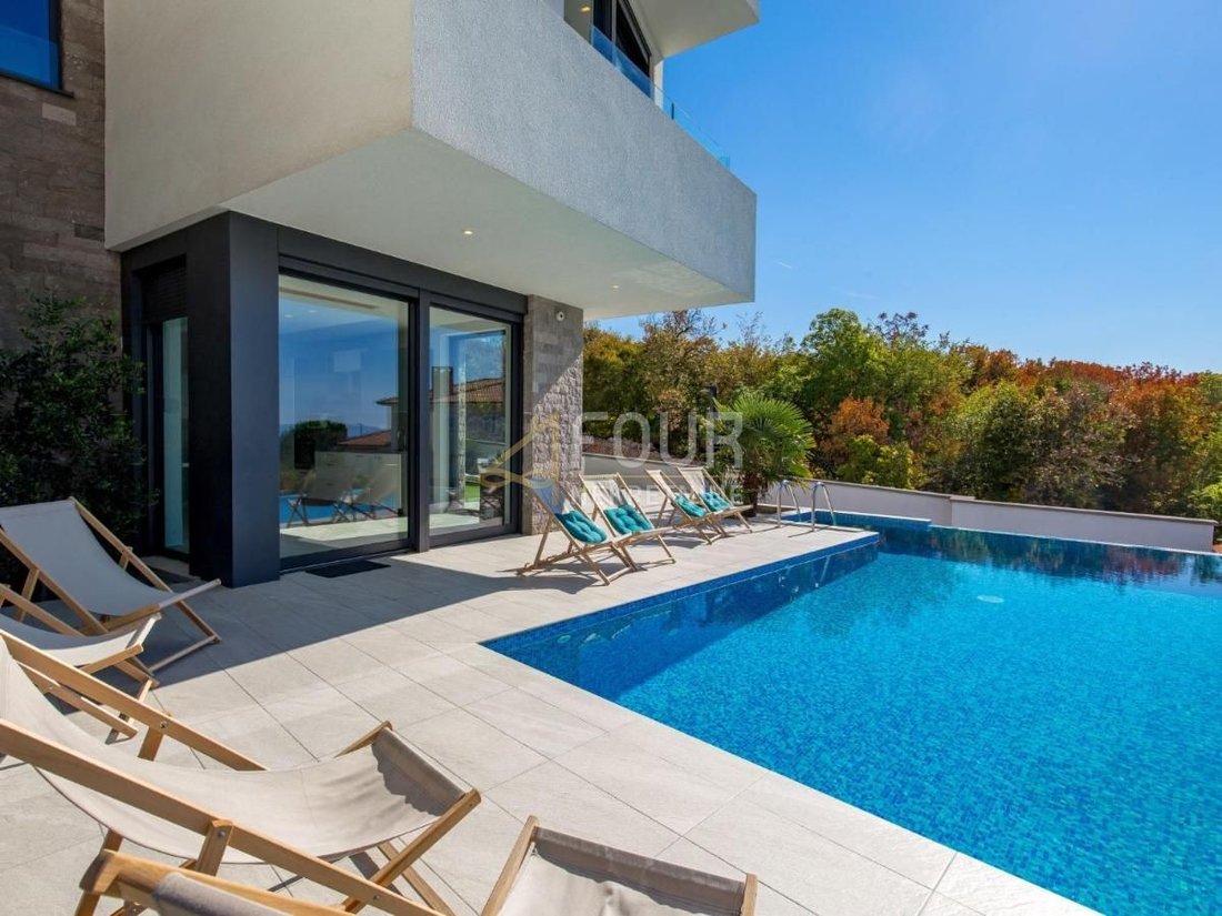 House Kostrena, 394m2 In Kostrena, Primorje Gorski Kotar County ...