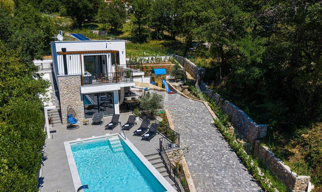 House Novi Vinodolski, 150m2 In Crikvenica, Primorje Gorski, Kroatien ...