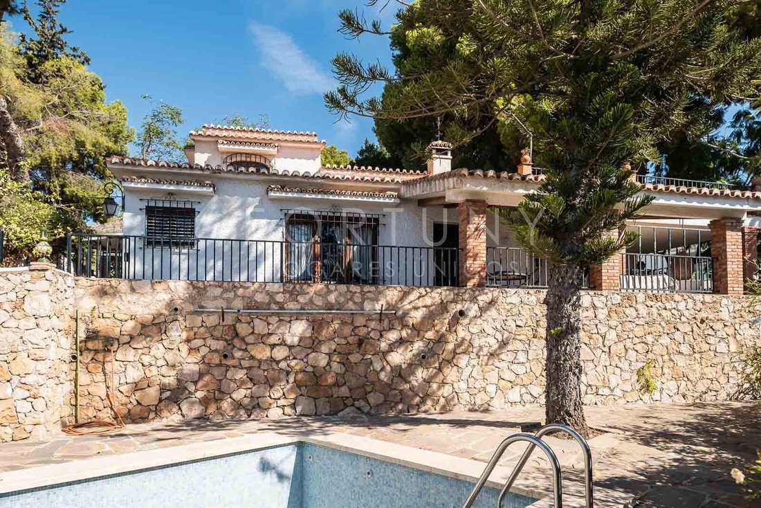 Spectacular Detached House With A Flat Plot And In Málaga, Andalusia ...