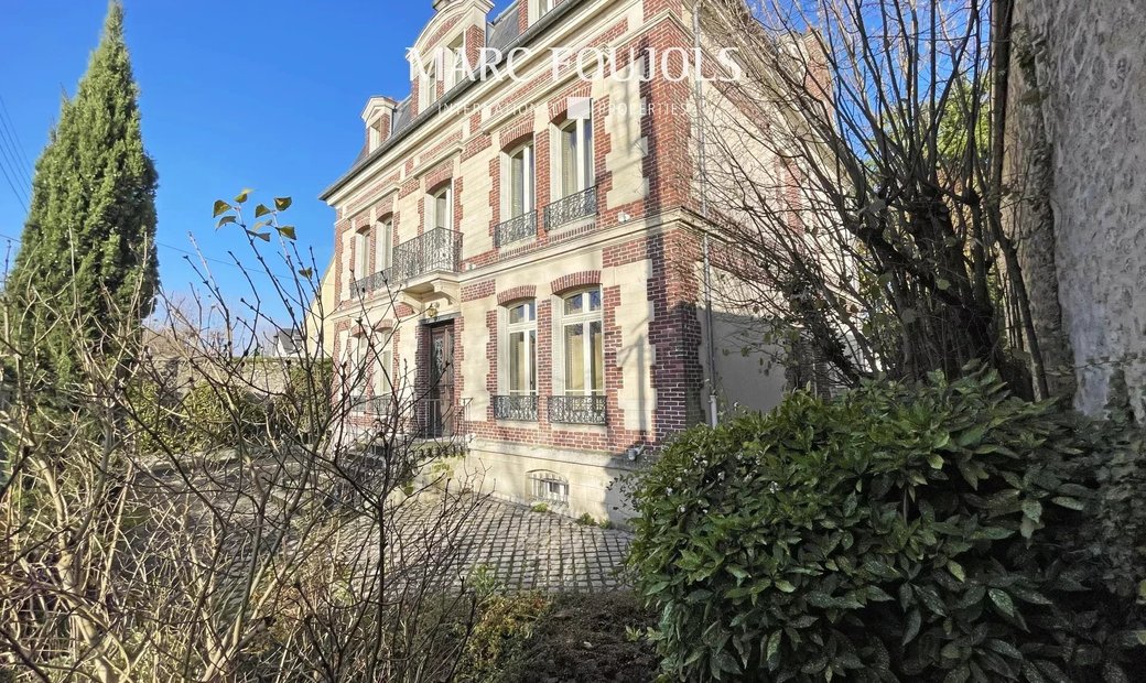 Senlis House In Senlis, Hauts De France, France For Sale (13573834)