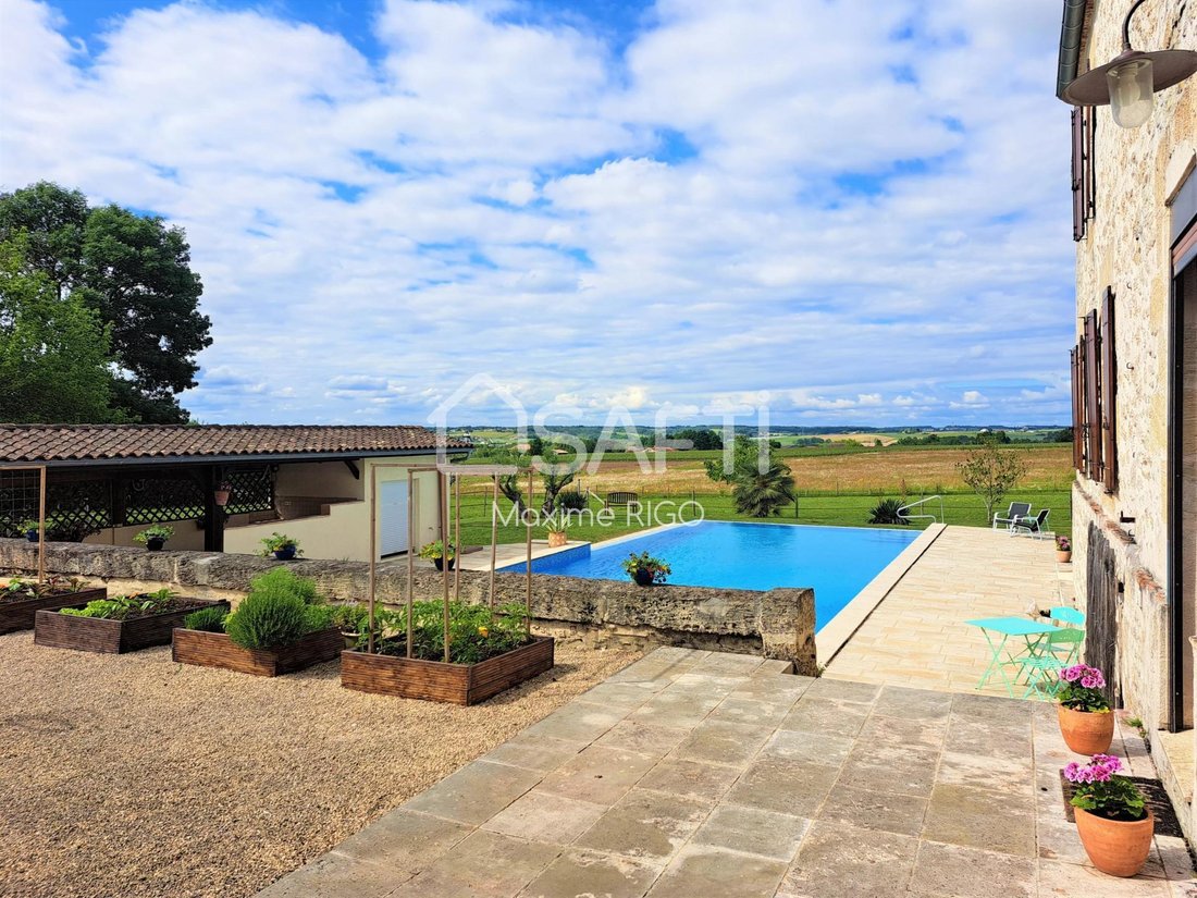 Maison 290m2 Avec Gîte Et Piscine In Marmande, Nouvelle Aquitaine ...