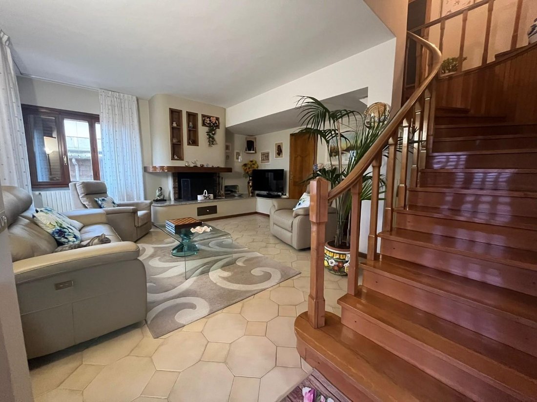 Villa In Vendita A Crespina Lorenzana(pi) In Dans Cenaia, Toscane ...