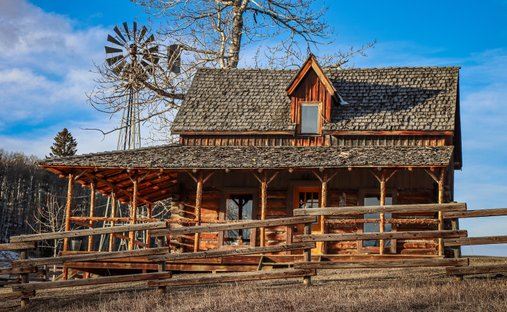 Luxury homes for sale in Diamond Valley, Alberta, Canada | JamesEdition