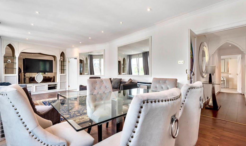 A Contemporary Three Bedroom Lateral In London, England, United Kingdom ...