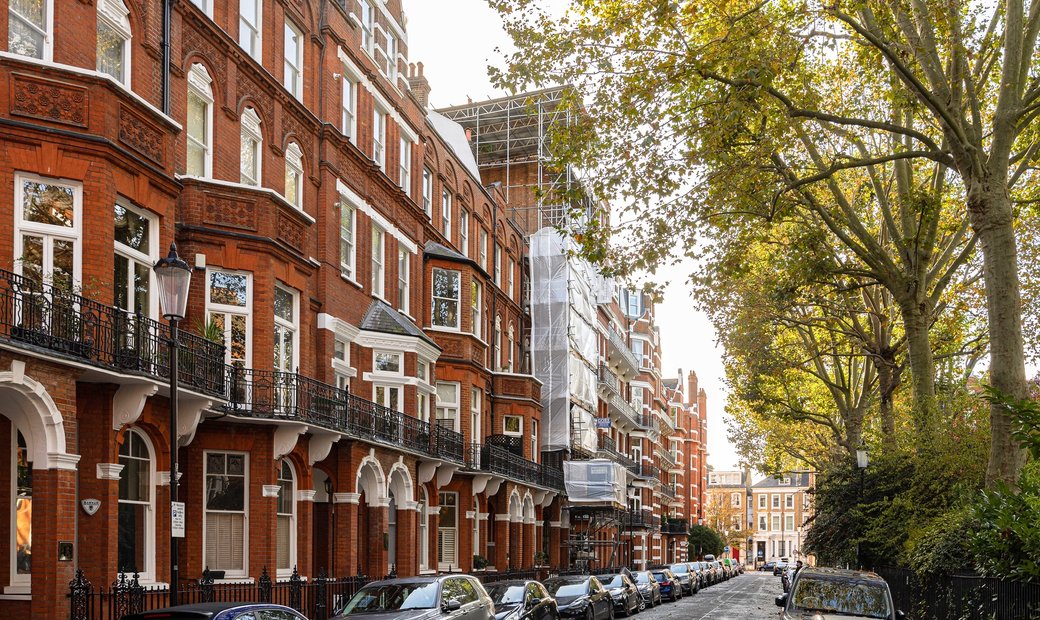 First Floor Flat With Access To A Private In London, England, United ...