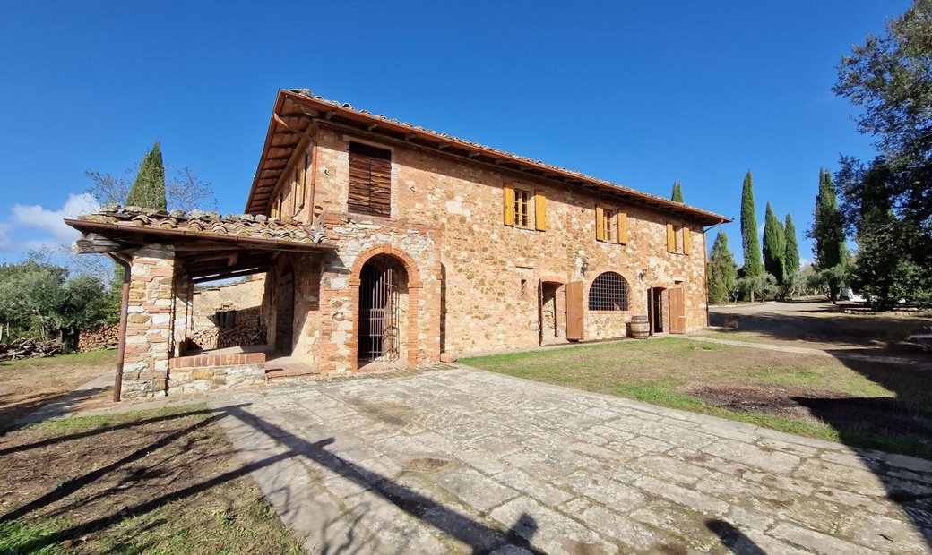 Farmhouse With Outbuildings And Garden For Sale In In Asciano, Tuscany ...