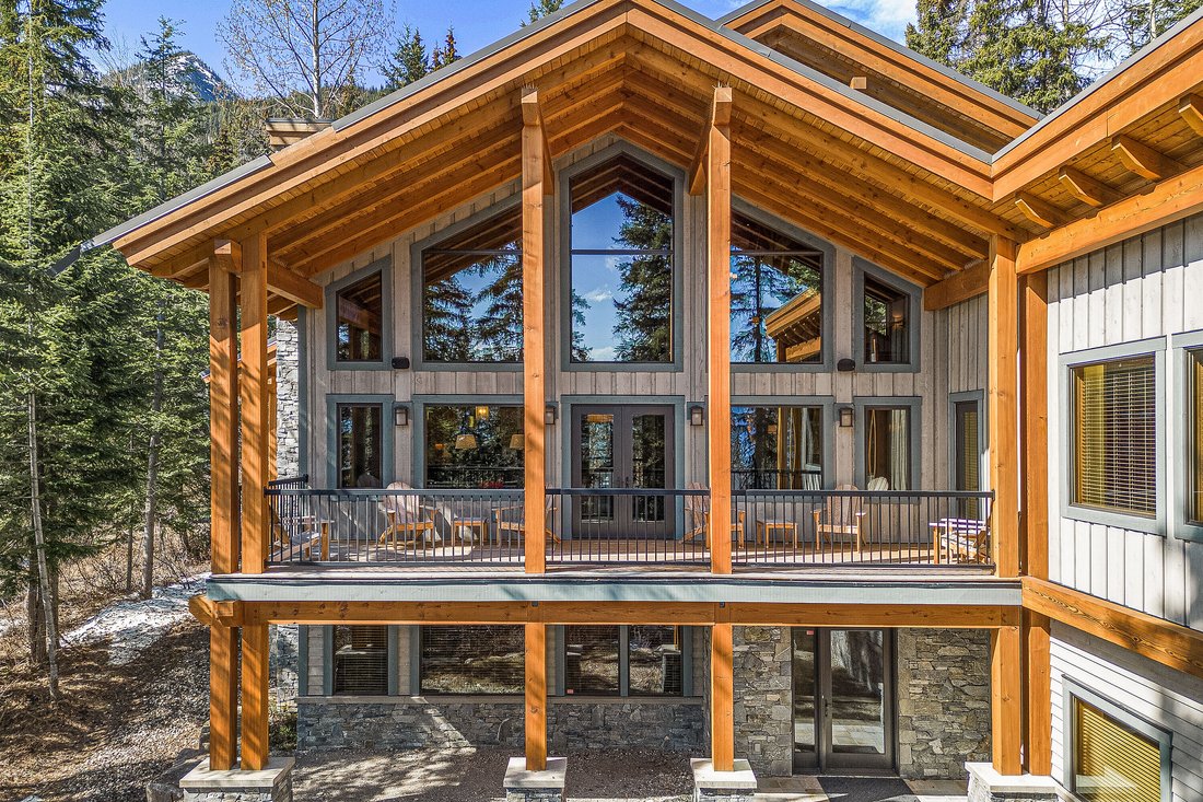 Luxurious Leed Gold Chalet In Golden, British Columbia, Canada For Sale ...