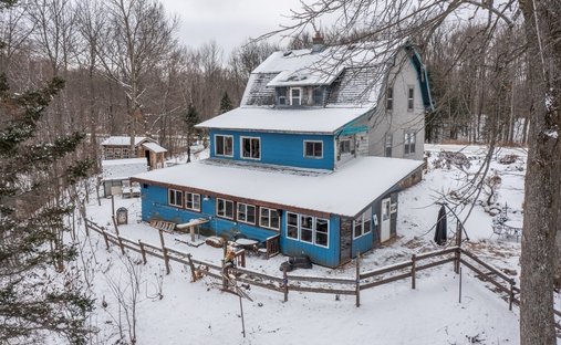 Luxury lakefront homes for sale in Kempster, Wisconsin | JamesEdition