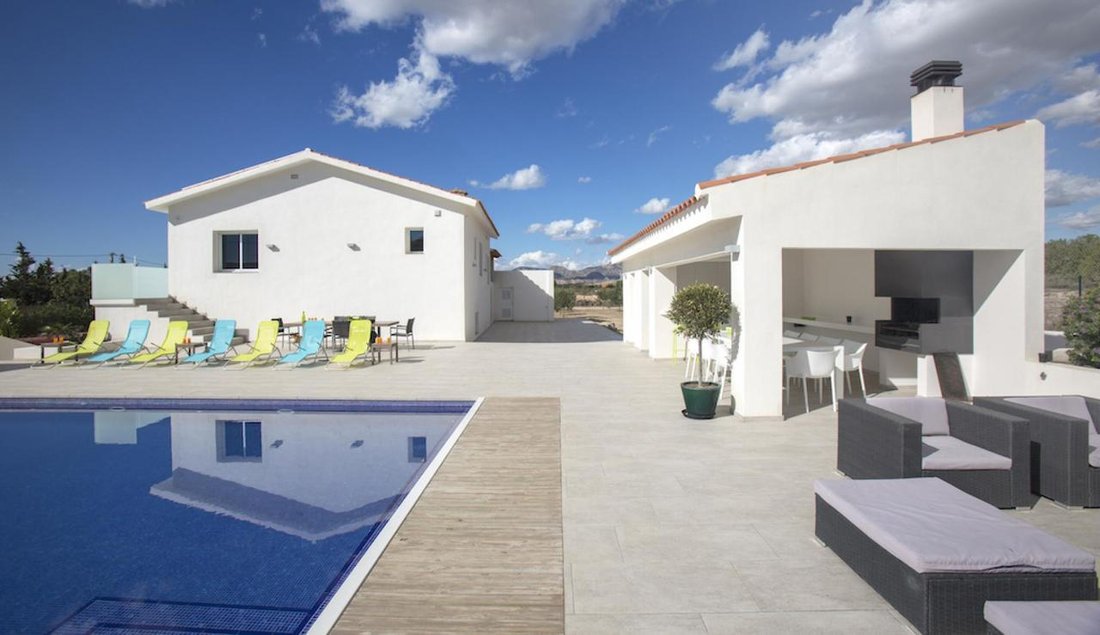 Busot Villa In Busot, Valencian Community, Spain For Sale (13638019)