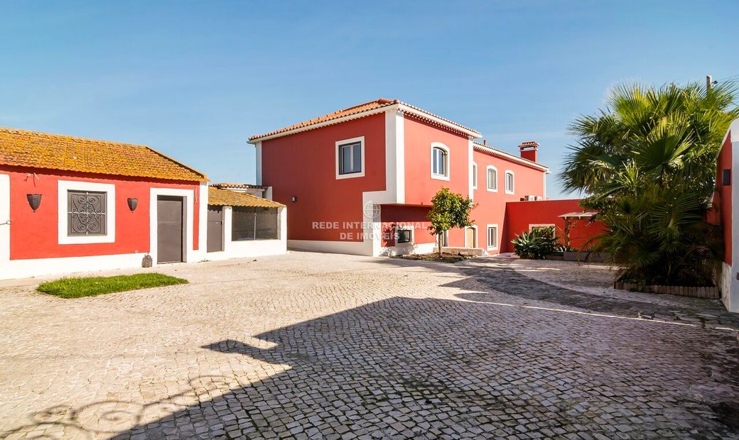 "Magnificent Villa For Sale In Trafaria, With A In Trafaria, Setubal ...