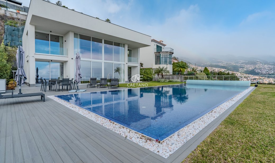 Exceptional Luxury Villa With 4 Suites Stunning In Funchal, Madeira ...